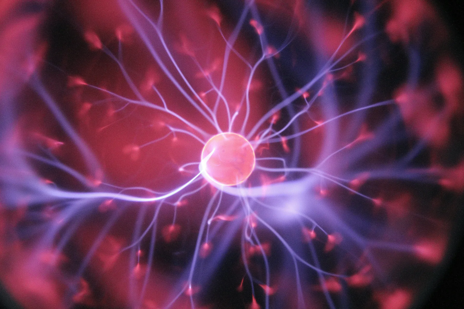 Il Significato del Plasma: Un Viaggio nel Quarto Stato della Materia ...